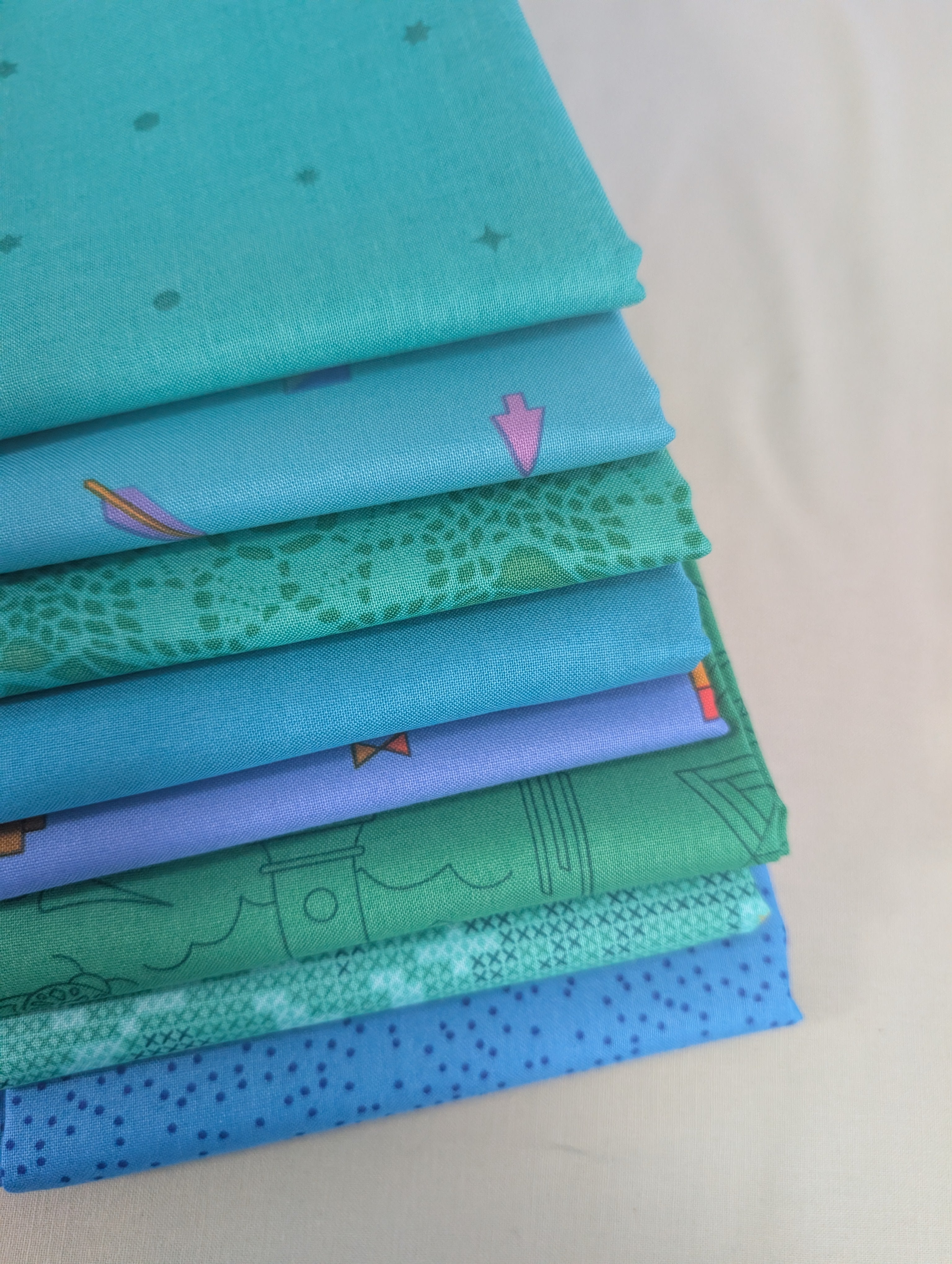 Seaglass Shoreline Bundle of 8 Fat Quarters – Slightly Biased Quilts